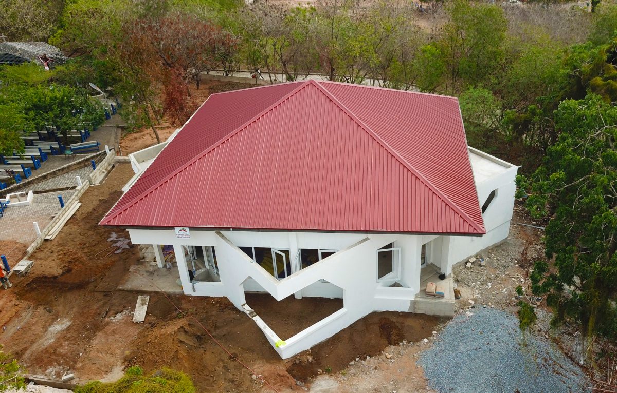 The beauty of a hip roof – DomodRoof